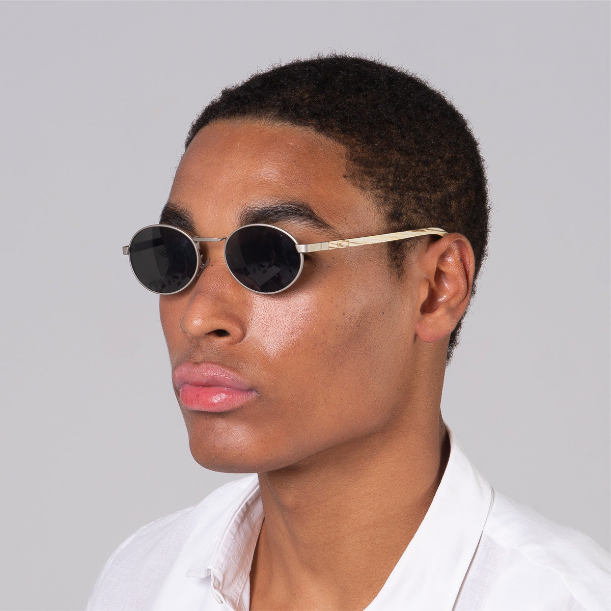 Óculos de Sol de Metal com Madeira | Woodz Oval Verde